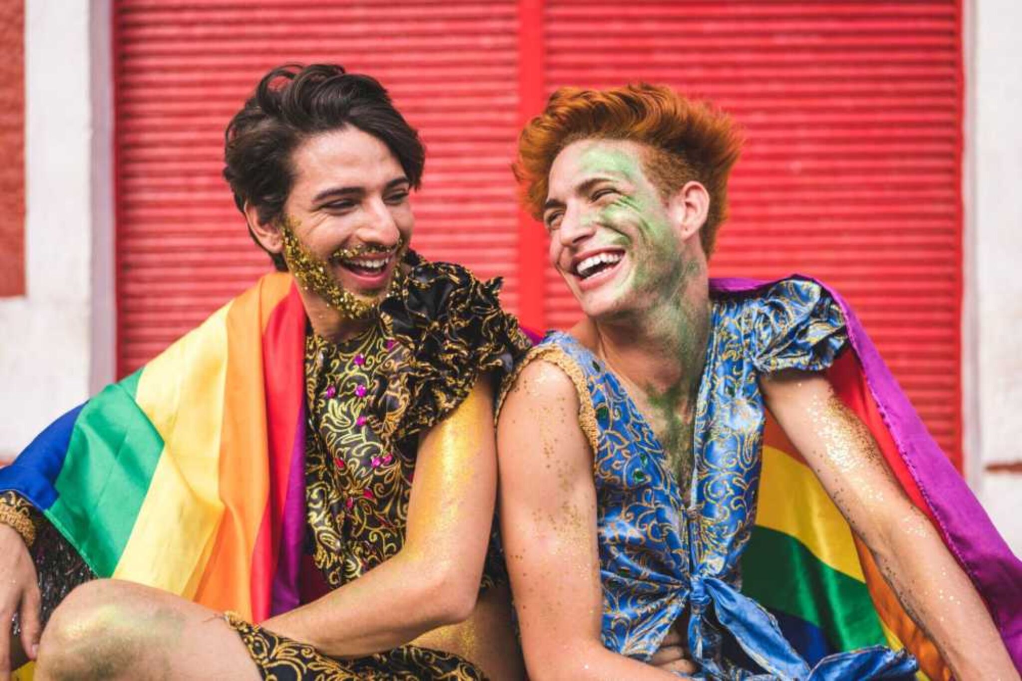 What To Wear To A Drag Show? - HomeStyla